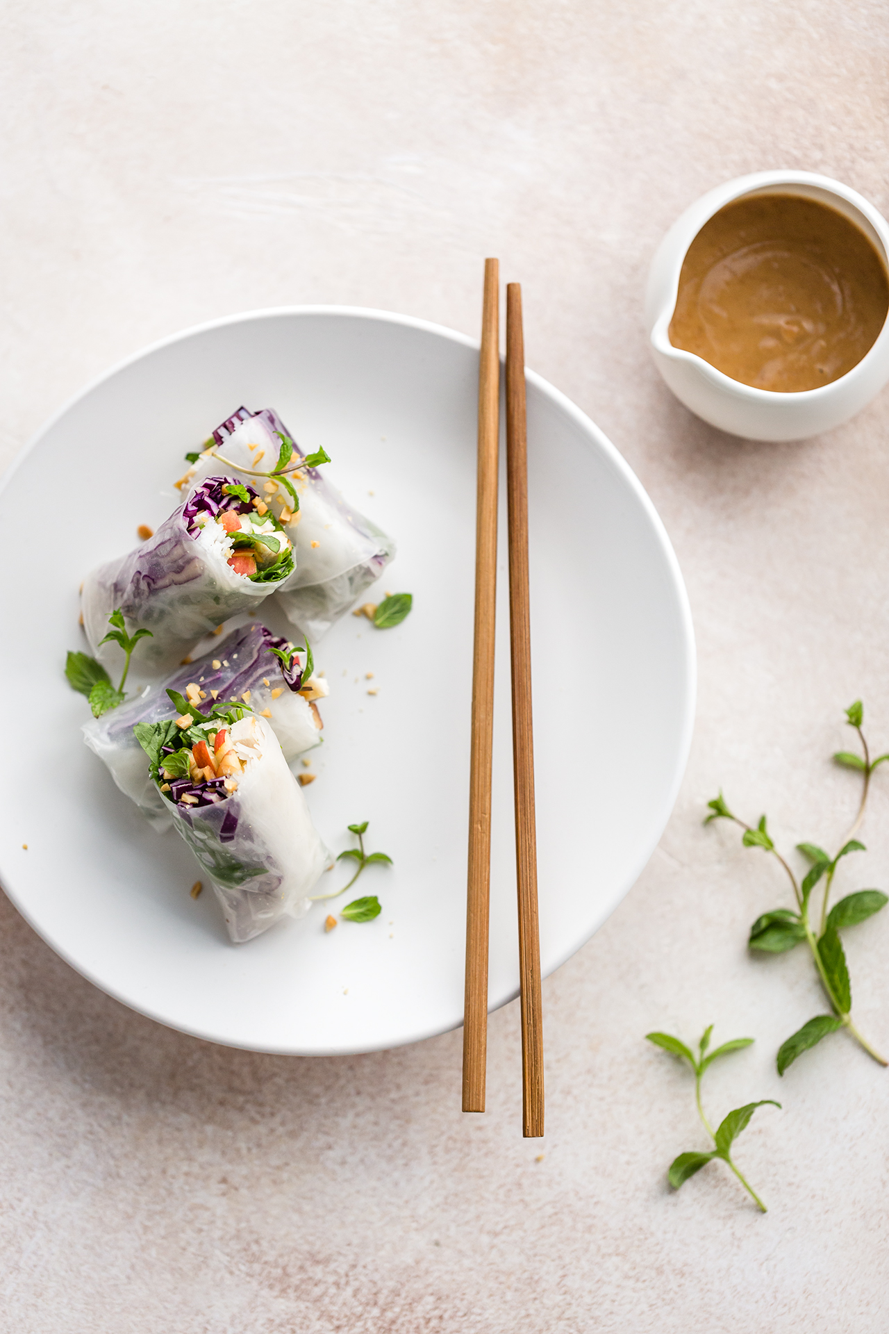 Spring roll di pollo e mela con salsa di arachidi - La Petite Xuyen